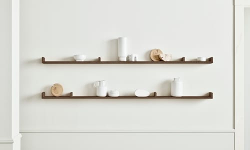 Hyller | Få plass til alt med hyller for veggen | Bolia